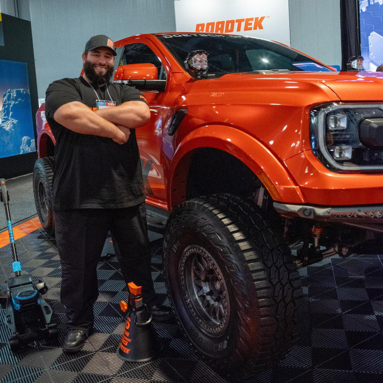 ROADTEK: Automotive Lifting Equipment